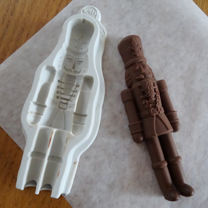 How to Make Christmas Chocolates | Hobbycraft