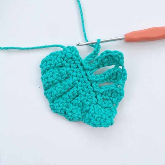 How to Make a Pom Pom Leaf Festival Headdress | Hobbycraft