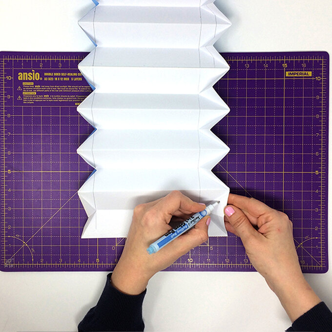 How to Make Origami Vase Sleeves | Hobbycraft