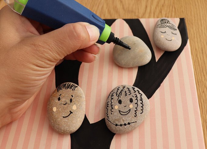 How to Create a Family Tree in Pebbles | Hobbycraft