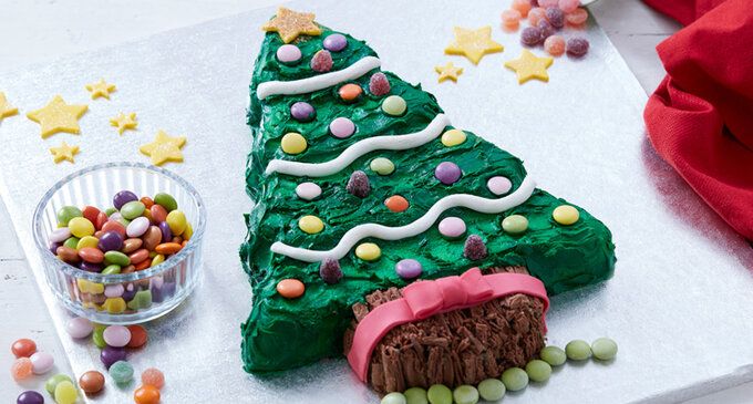 How to Make a Christmas Tree Cake | Hobbycraft