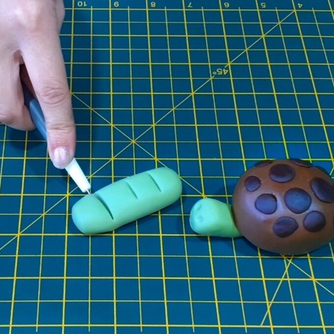 How to Make a Fondant Turtle Model | Hobbycraft