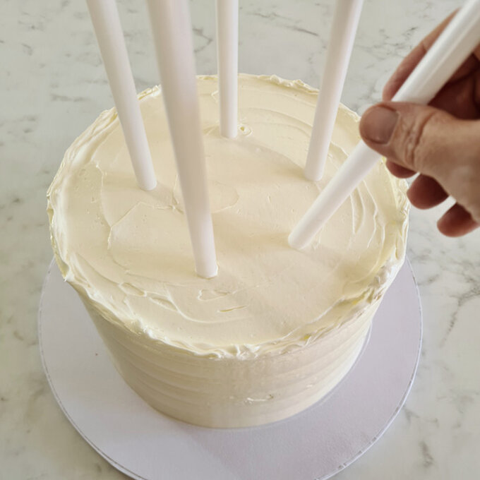 How to Use Cake Dowels | Hobbycraft