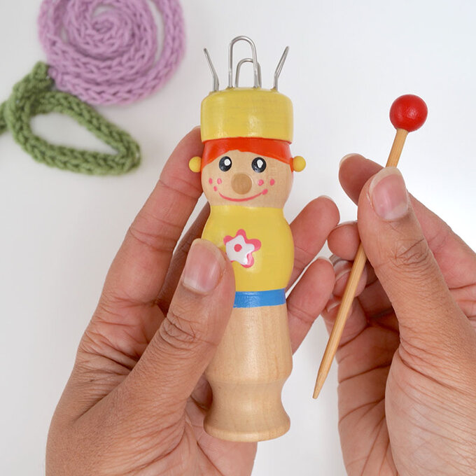 How to Make French Dolly Knitted Flowers | Hobbycraft