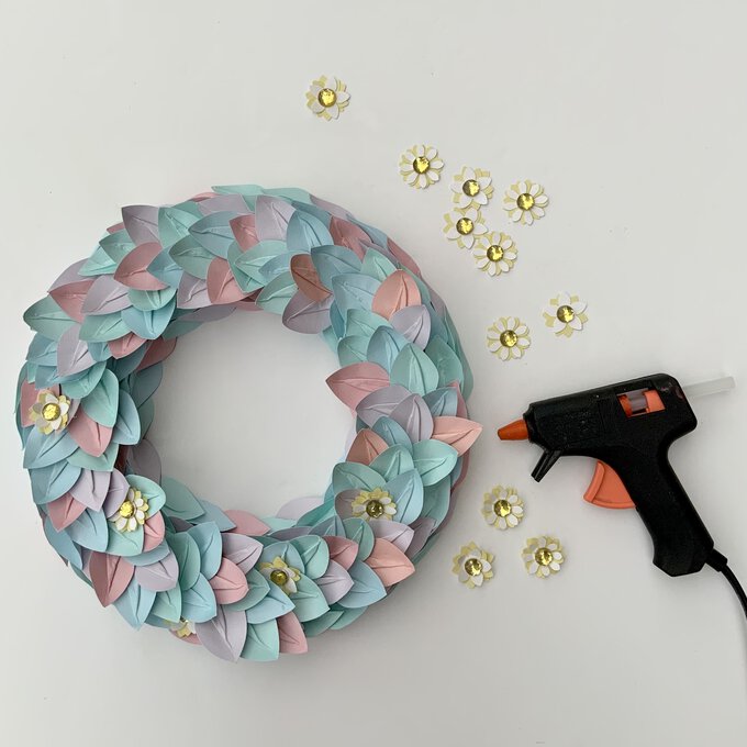 How to Make a Spring Paper Wreath | Hobbycraft