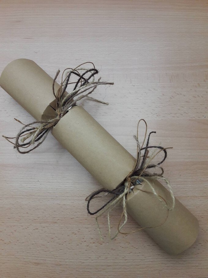 How to Make Rustic Kraft Crackers | Hobbycraft