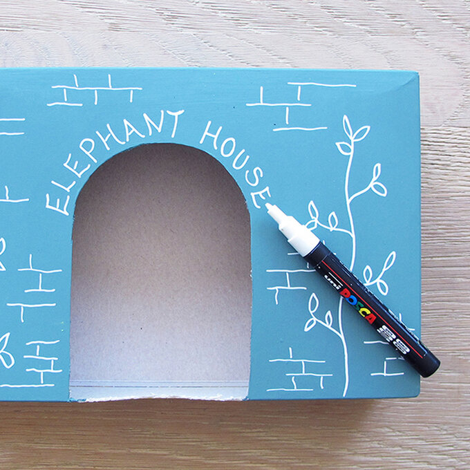 How to Make Cardboard Zoo Rolls | Hobbycraft