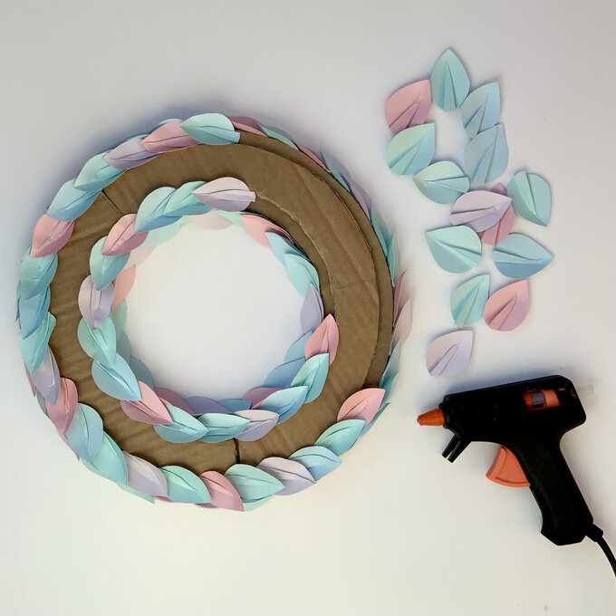 How to Make a Spring Paper Wreath | Hobbycraft