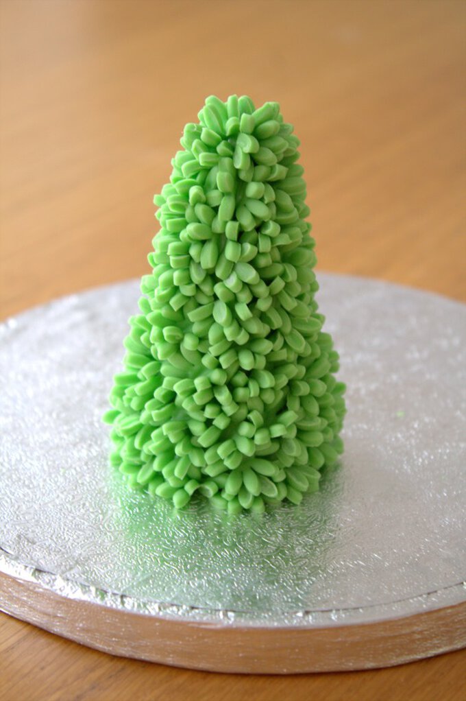 How to Make a Snowy Forest Cake | Hobbycraft