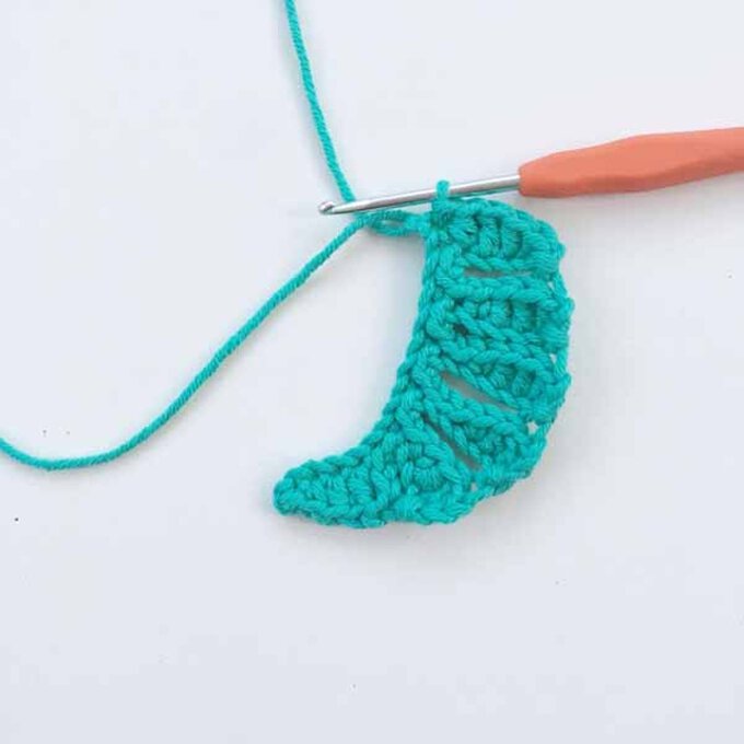 How to Make a Pom Pom Leaf Festival Headdress | Hobbycraft