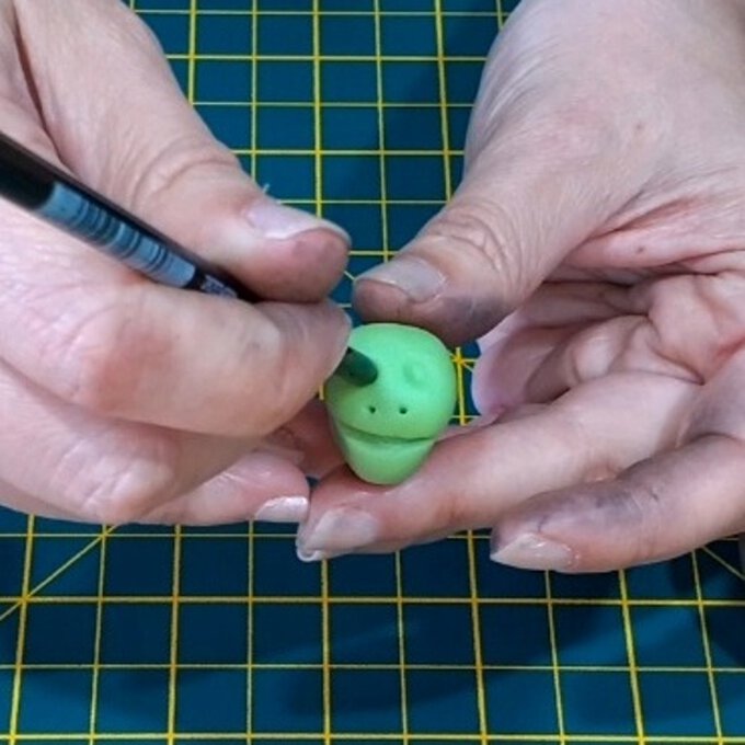 How to Make a Fondant Turtle Model | Hobbycraft