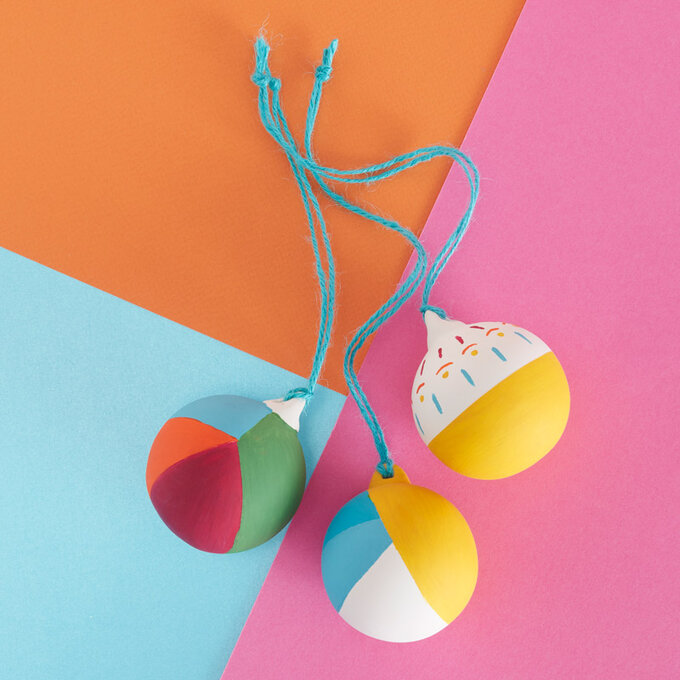 How to Make Colourful Patterned Baubles | Hobbycraft