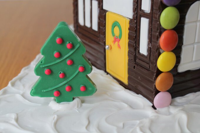 How to Make a Chocolate House | Hobbycraft