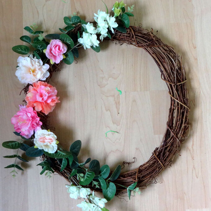How to Make a Floral Spring Wreath | Hobbycraft