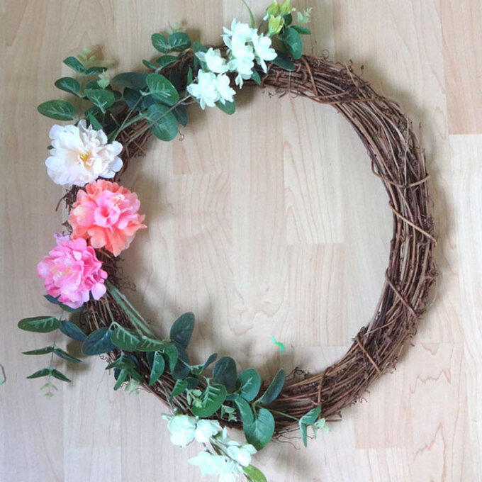 How to Make a Floral Spring Wreath | Hobbycraft