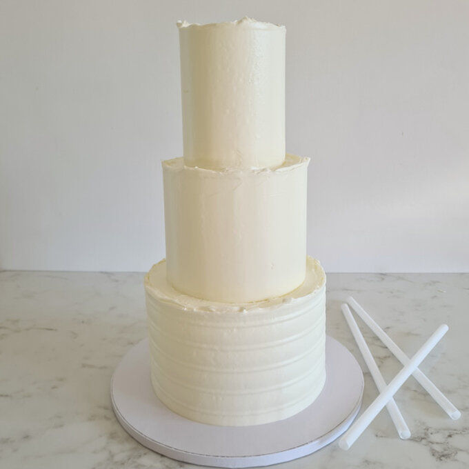 How to Use Cake Dowels | Hobbycraft