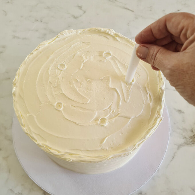 How to Use Cake Dowels | Hobbycraft