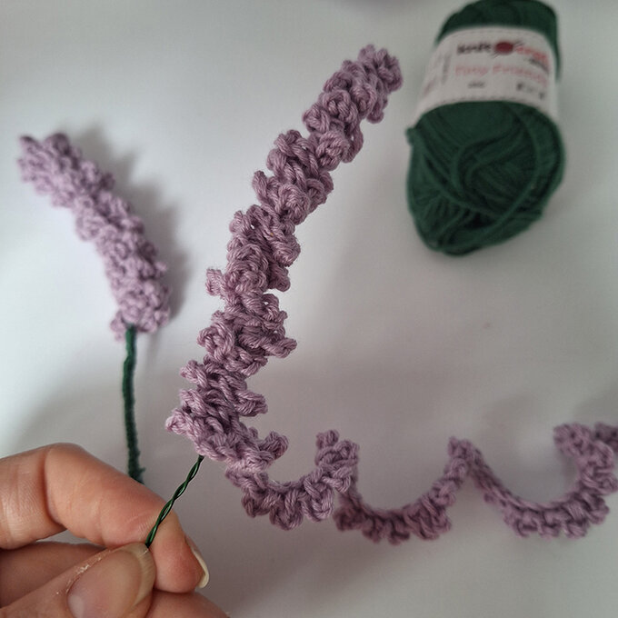How to Crochet a Floral Spring Wreath