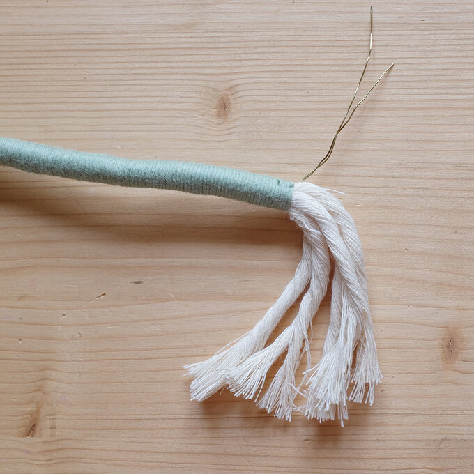 How to Make Yarn-Wrapped Candy Canes | Hobbycraft