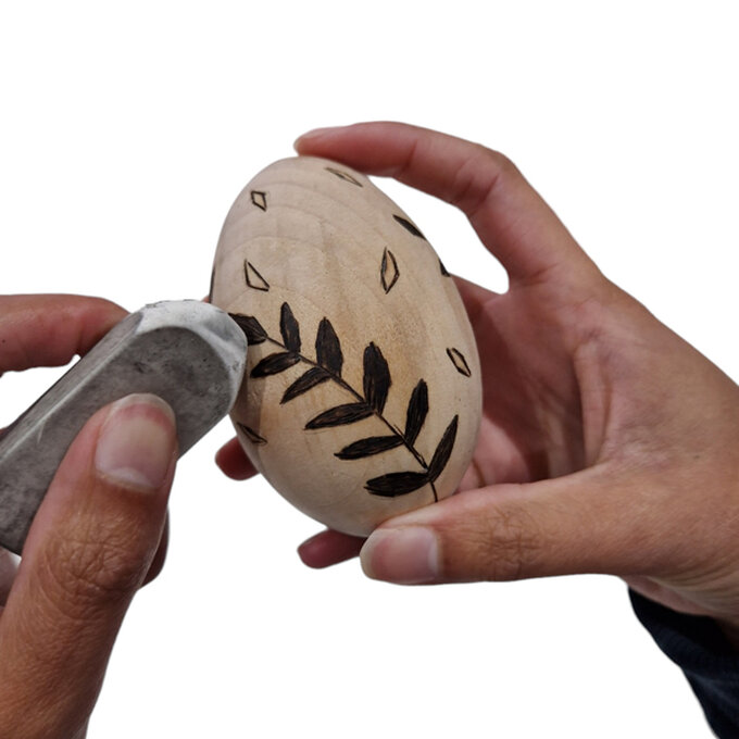 How to Make Pyrography Easter Eggs | Hobbycraft