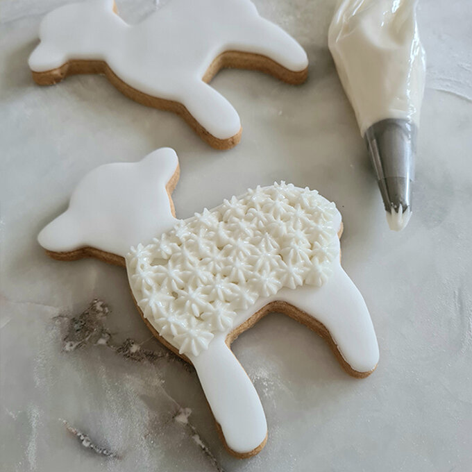 How to Make Easter Biscuits | Hobbycraft