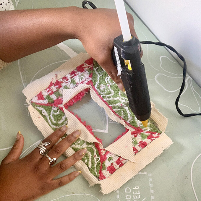 How to Make a Punch Needle Mirror | Hobbycraft