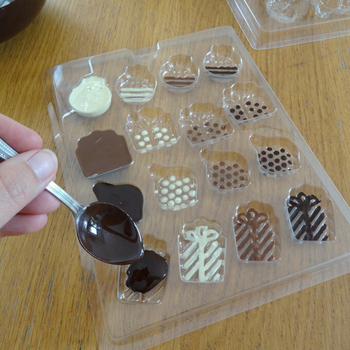 How to Make Christmas Chocolates | Hobbycraft