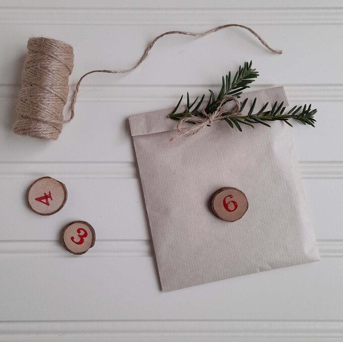 How to Make a Christmas Paper Bag | Hobbycraft