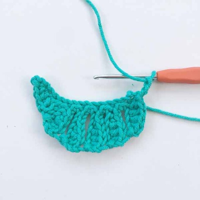 How to Make a Pom Pom Leaf Festival Headdress | Hobbycraft