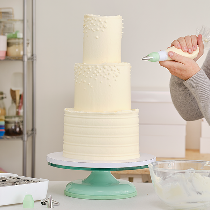 How to Use Cake Dowels | Hobbycraft