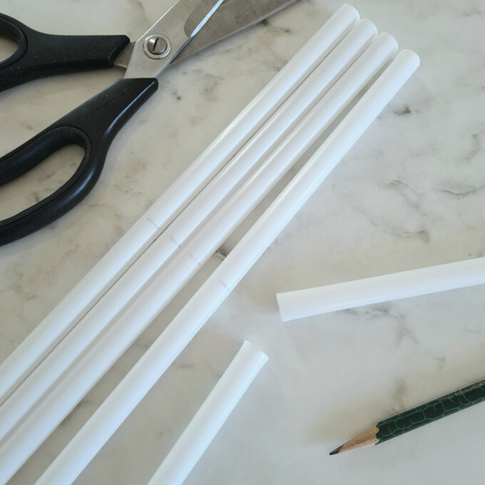 How to Use Cake Dowels | Hobbycraft
