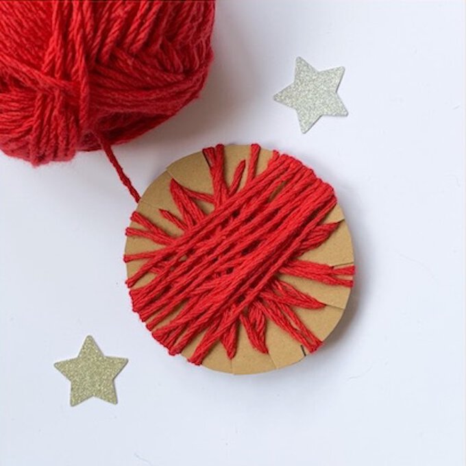 How to Make Yarn Wrapped Baubles | Hobbycraft