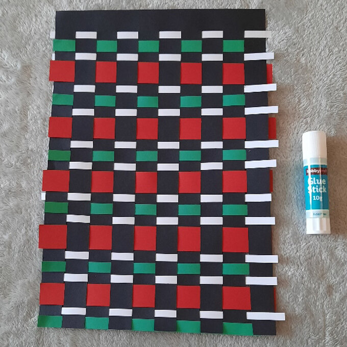 How to Make Paper Woven Tartan | Hobbycraft