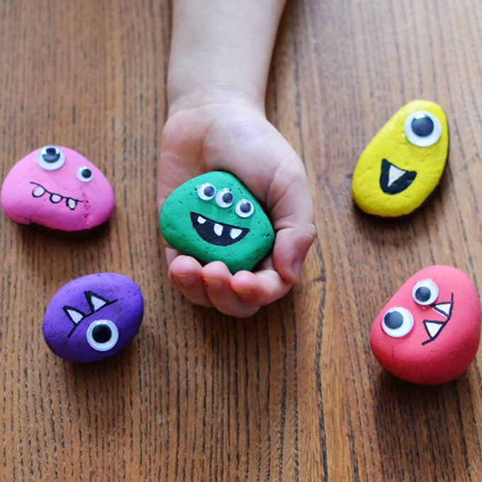 How to Make Alien Pebble Art | Hobbycraft