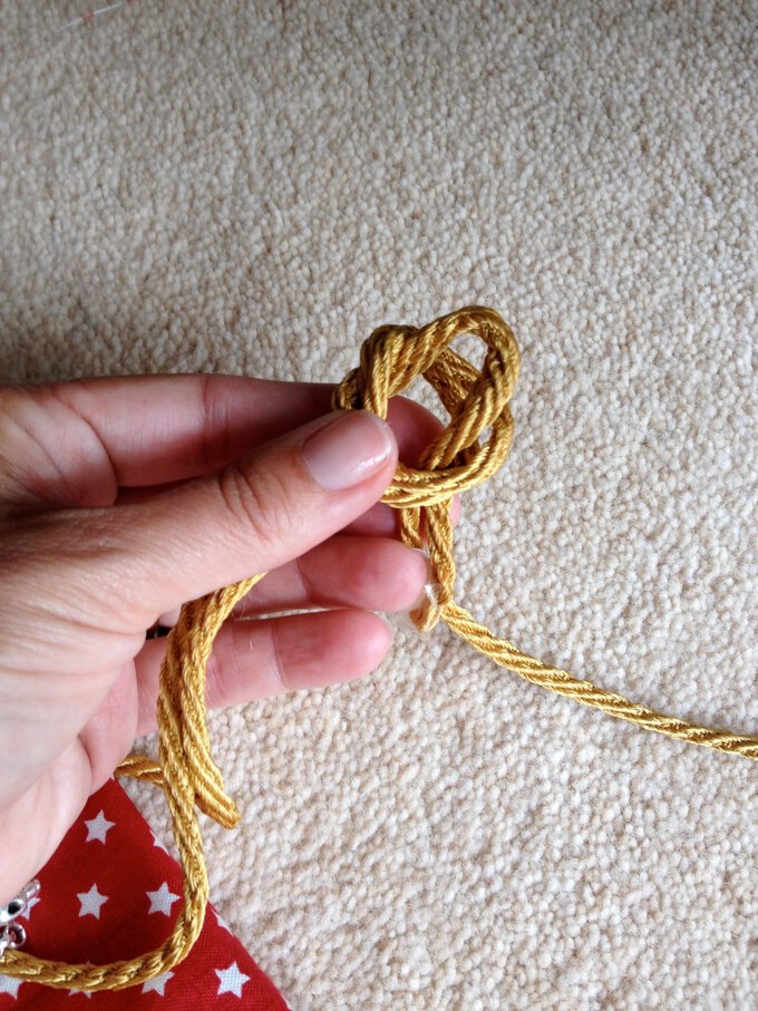 How to Make a Santa Sack | Hobbycraft