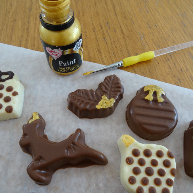 How to Make Christmas Chocolates | Hobbycraft