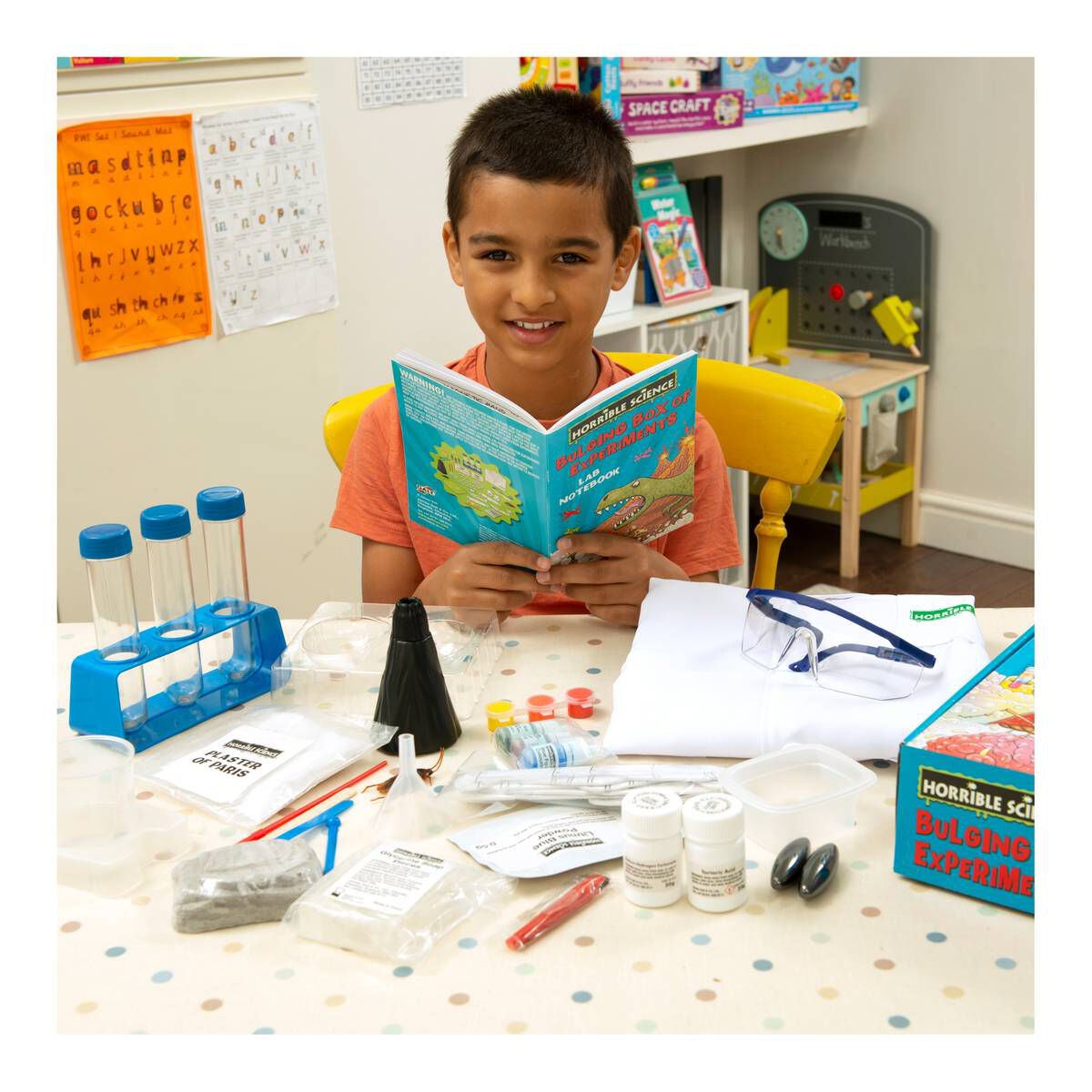 Galt Horrible Science Bulging Box of Experiments | Hobbycraft