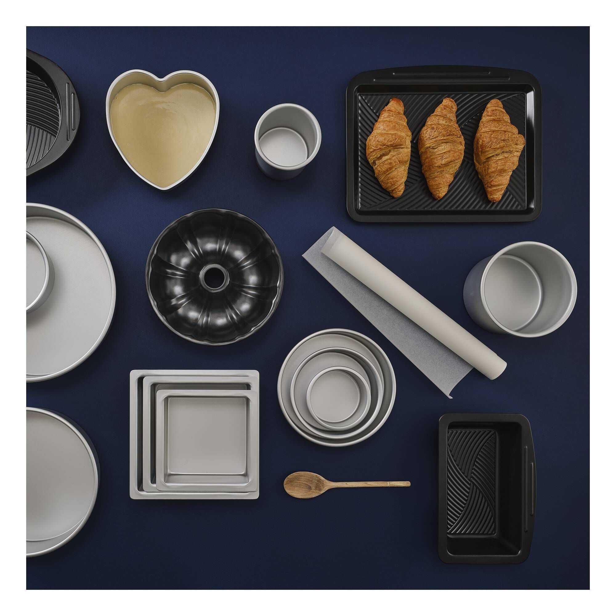 Whisk Round Aluminium Cake Tin Set 3 Pack | Hobbycraft