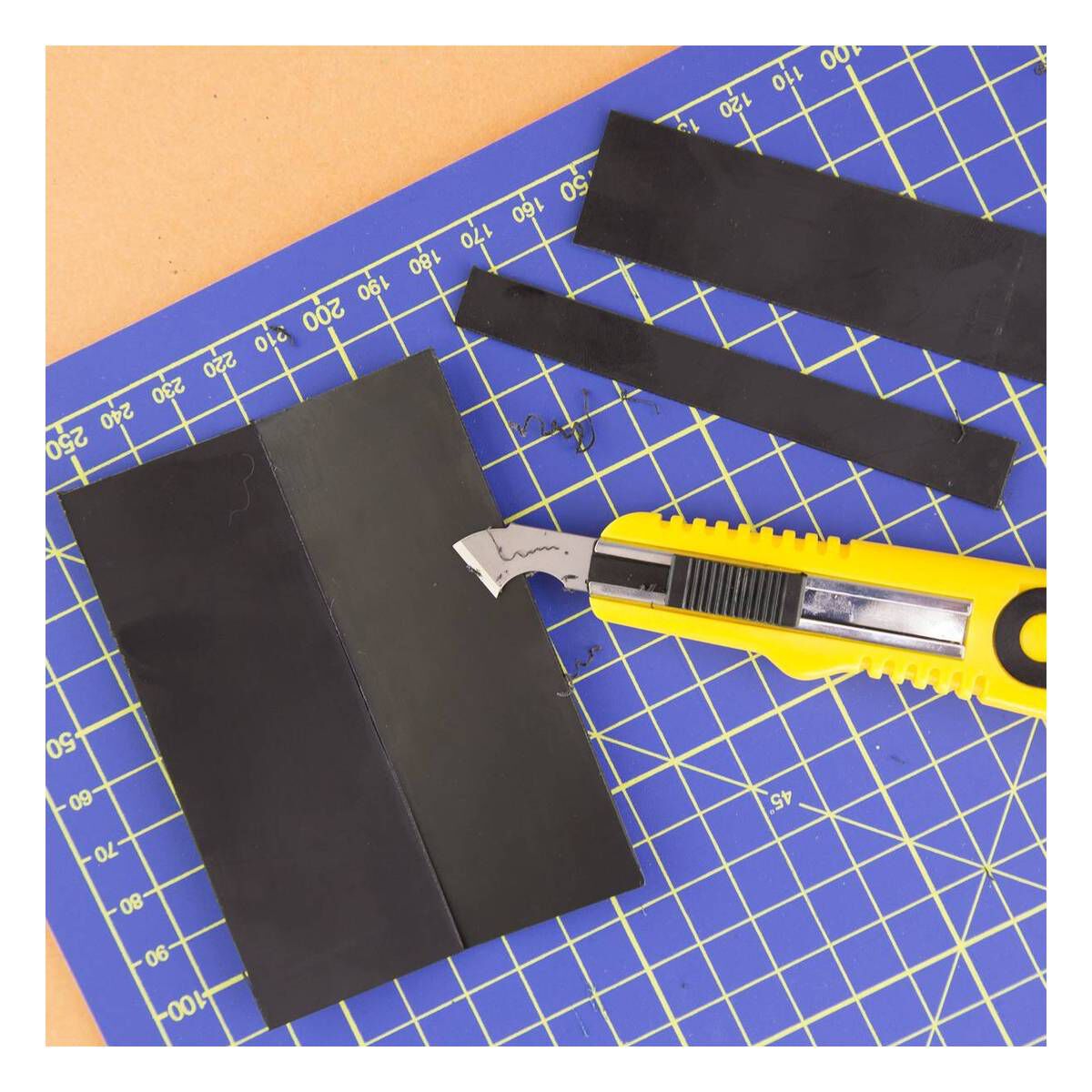 Modelcraft Plastic Cutter Scriber Tool and 5 Spare Blades | Hobbycraft