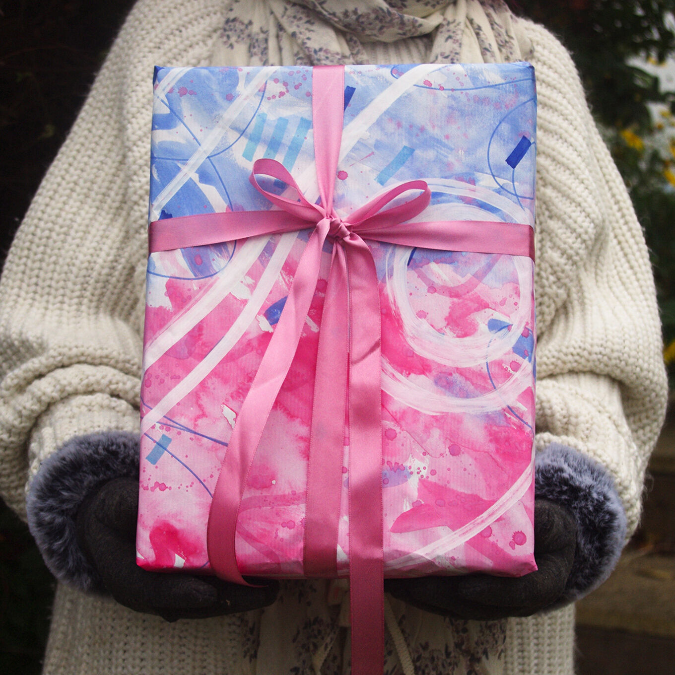 How to Make Colourful Wrapping Paper | Hobbycraft