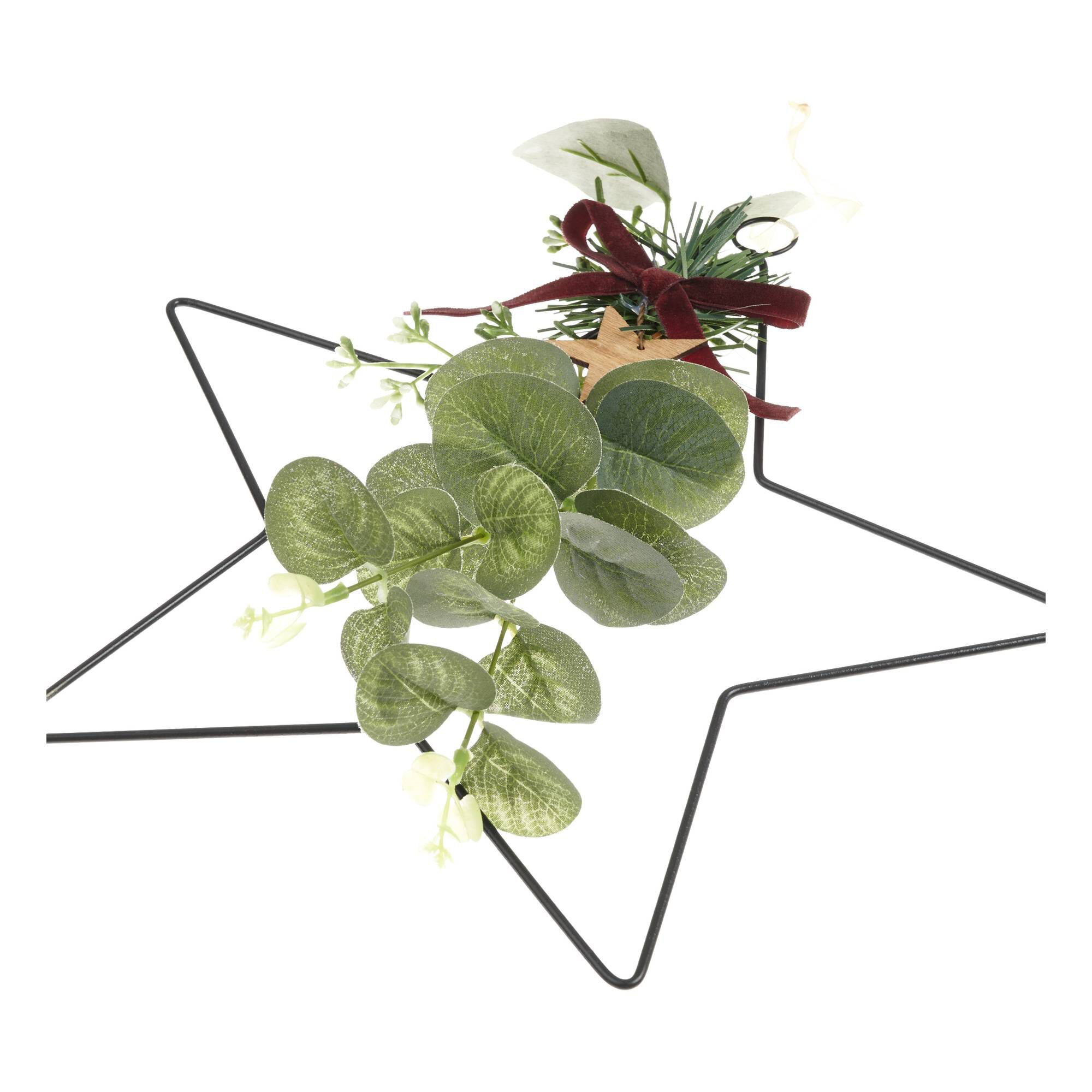 Christmas Wire Star Wreath with Greenery 28.5cm | Hobbycraft