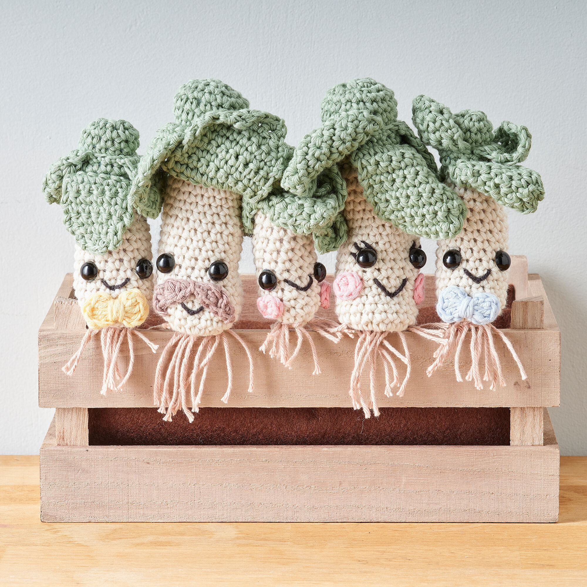 How to Crochet Amigurumi Leeks | Hobbycraft