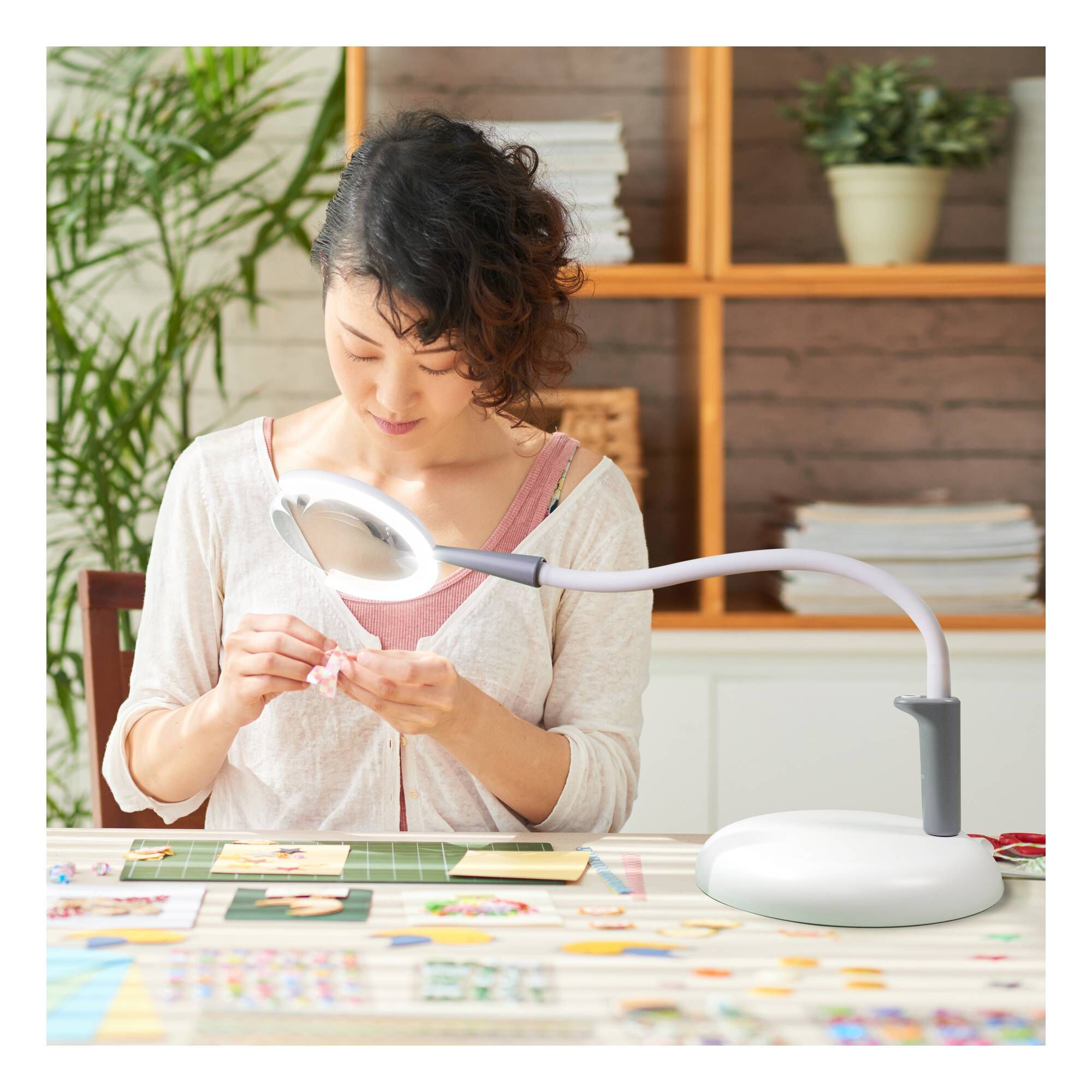 Daylight Company Magnificent Pro Magnifier and Lamp | Hobbycraft