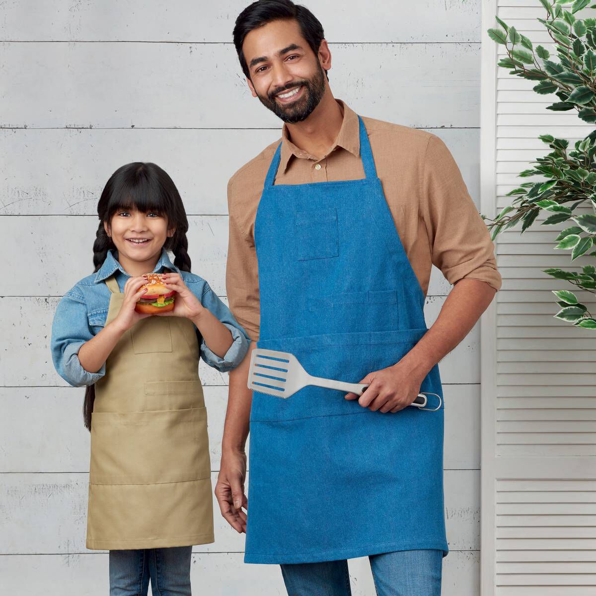 Simplicity Family Apron Sewing Pattern S9301 | Hobbycraft