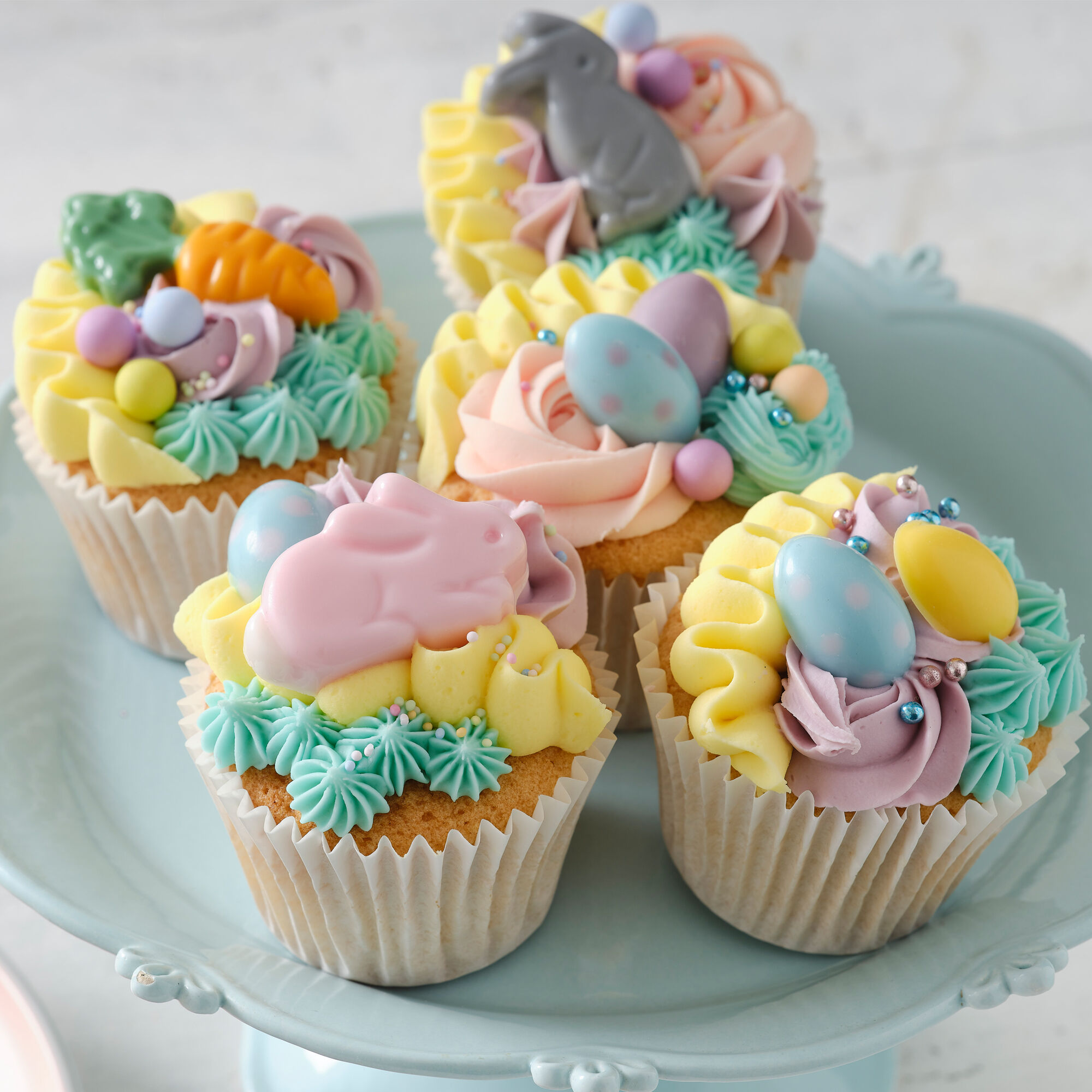 How to Decorate Pastel Easter Cupcakes | Hobbycraft