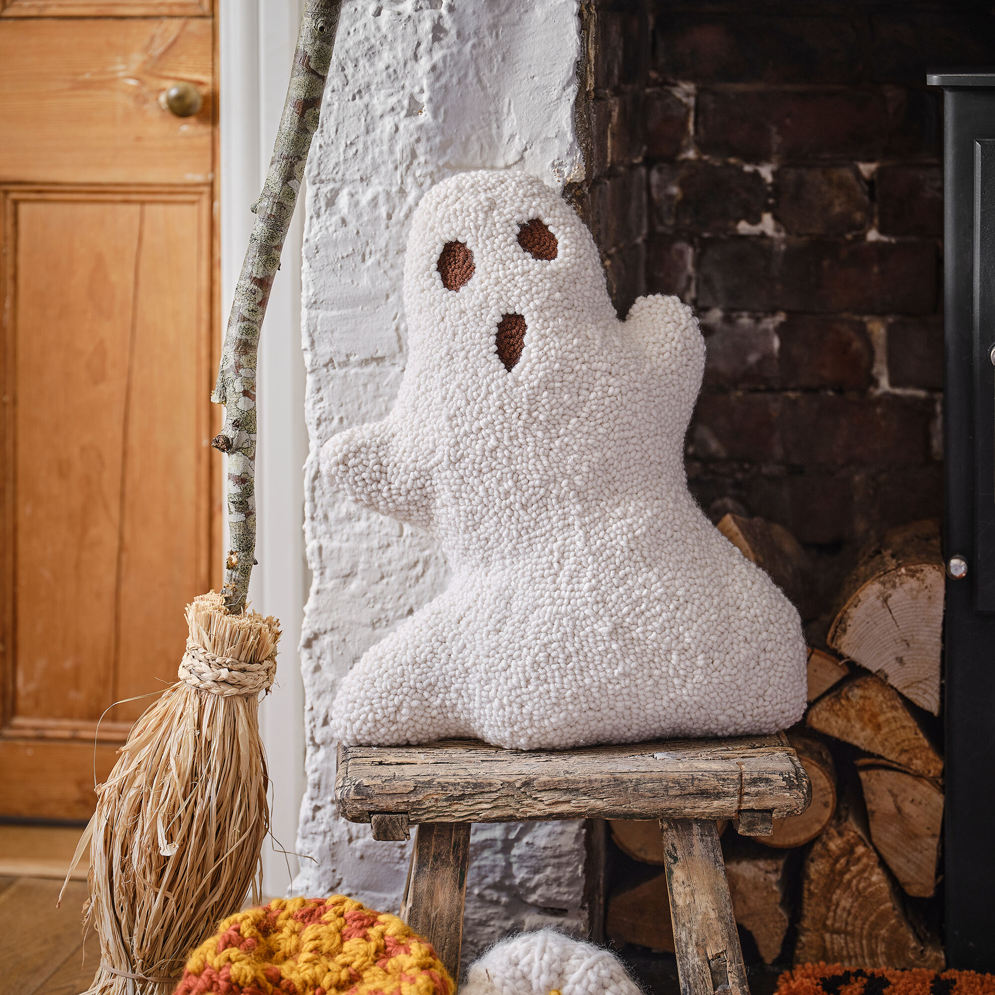 How to Punch Needle a Ghost Cushion | Hobbycraft