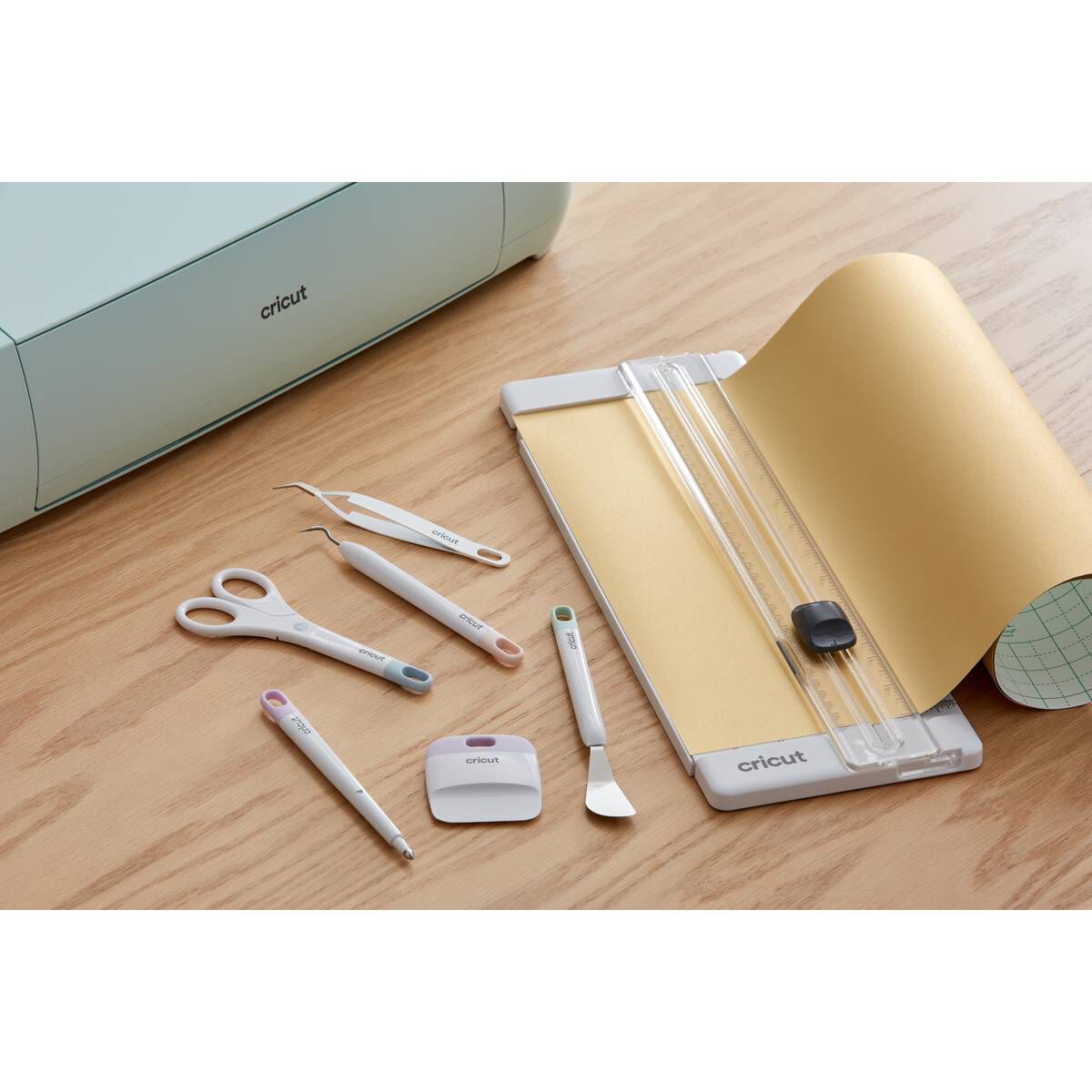 Cricut Essential Tool Set 7 Pieces | Hobbycraft