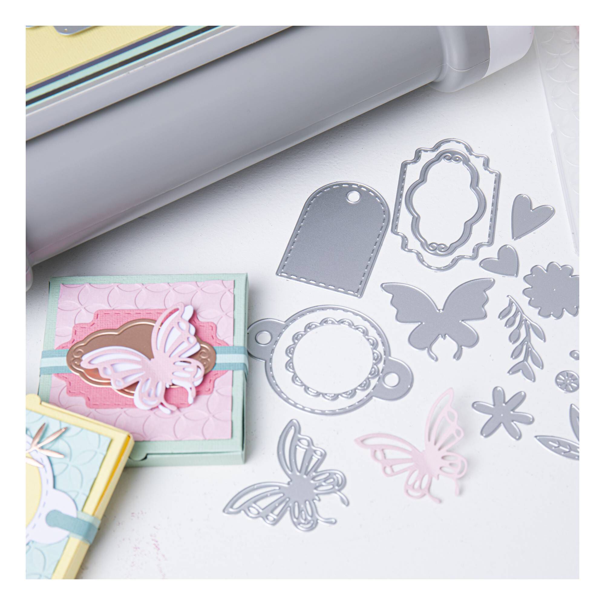 Sizzix Big Shot Plus Starter Kit | Hobbycraft