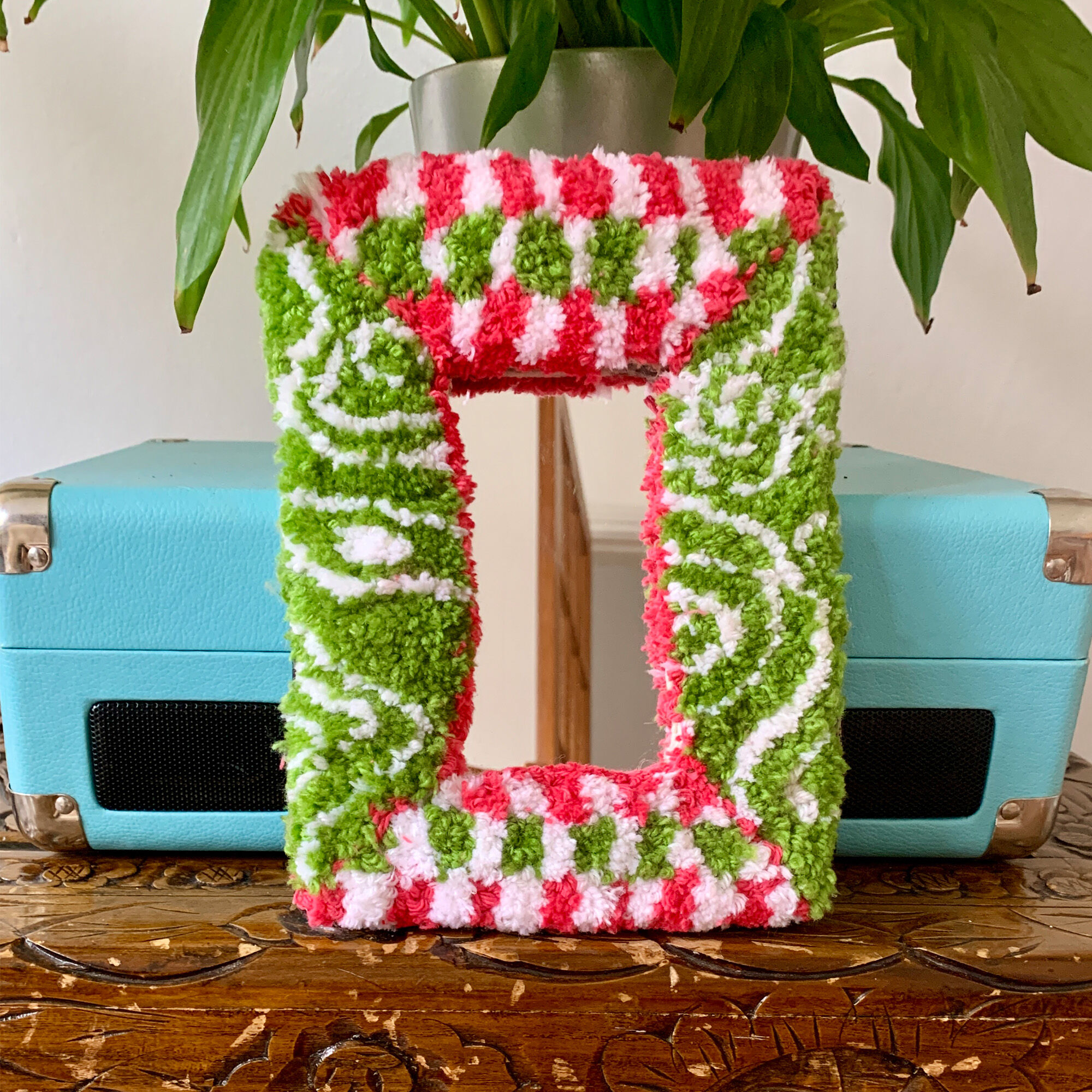 How to Make a Punch Needle Mirror | Hobbycraft