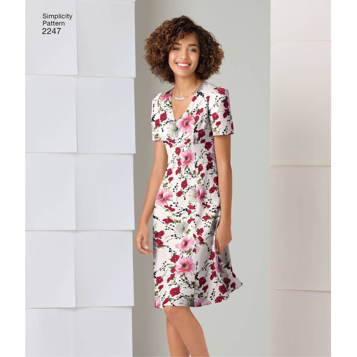 Simplicity Women's Fit Dress Sewing Pattern 2247 (20-28) | Hobbycraft
